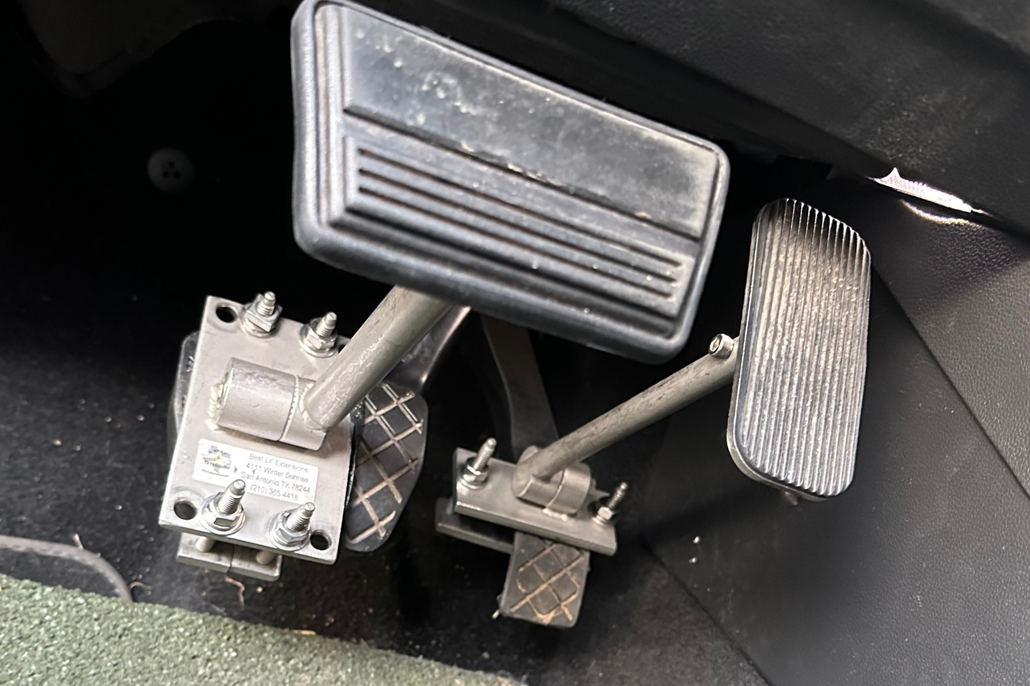 Car Pedal Extenders: How They Work, Who Needs Them, and Pros and Cons ...